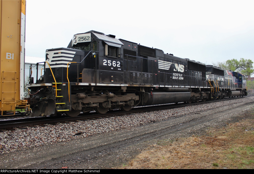 NS 2562